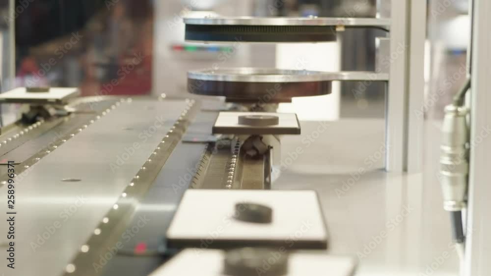 Different form details on high speed conveyor belt under automatic test ...