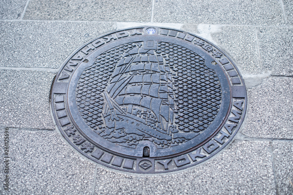 sewer cap / manhole cover / hatch with Yokohama ship foto de Stock ...