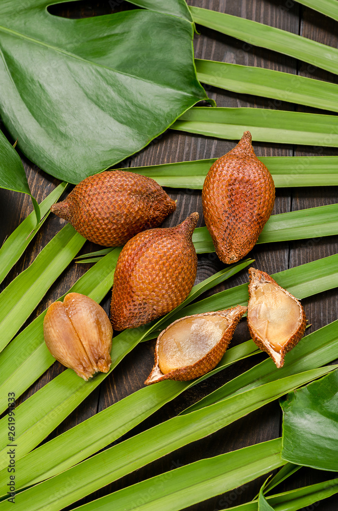 Snake fruit, rakum, sala on wood background Stock Photo | Adobe Stock