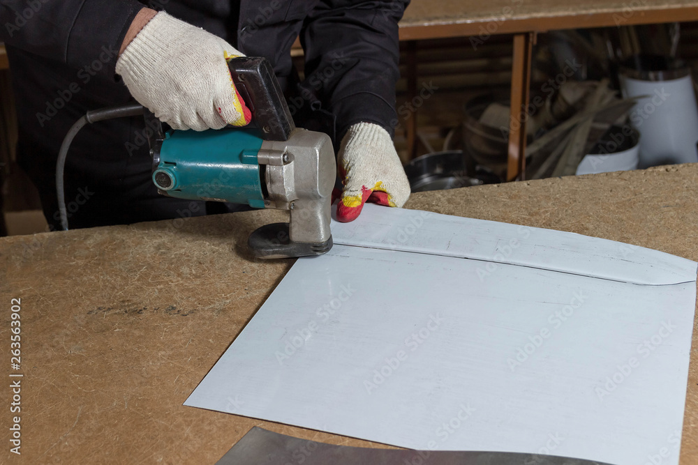 Sheet Metal Cutting Hand
