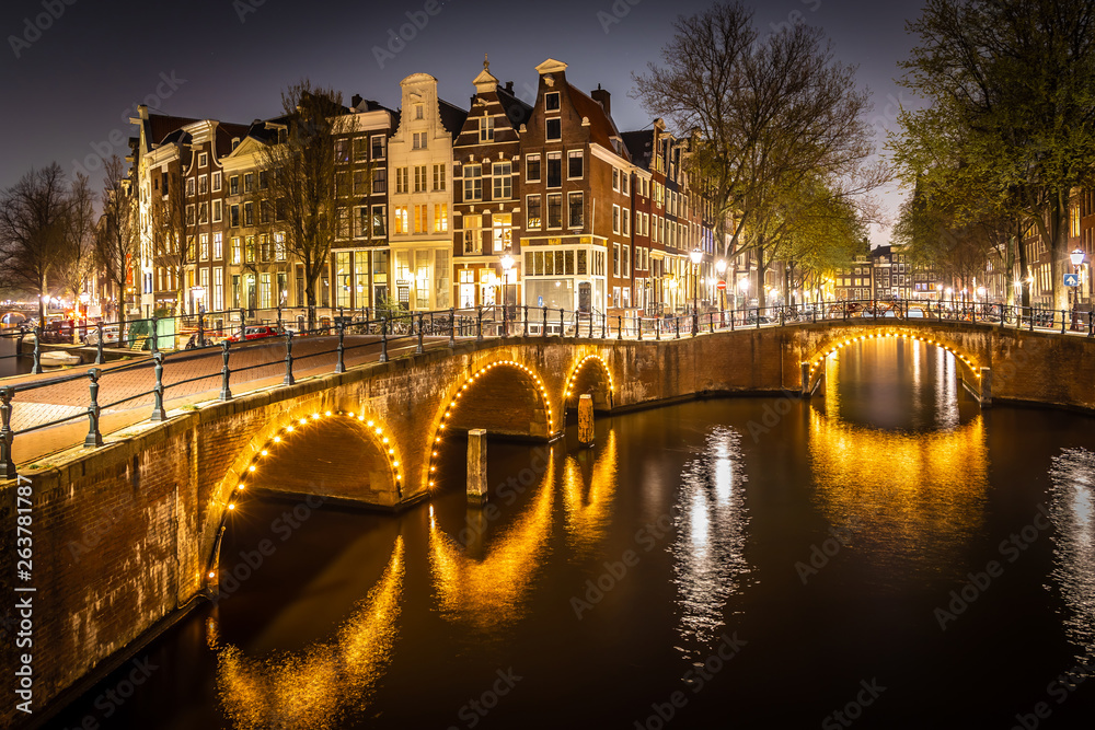 Night view of Leidsegracht bridge in Amsterdam, Netherlands Stock Photo ...