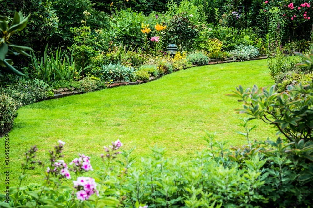 Garten Stock-Foto | Adobe Stock