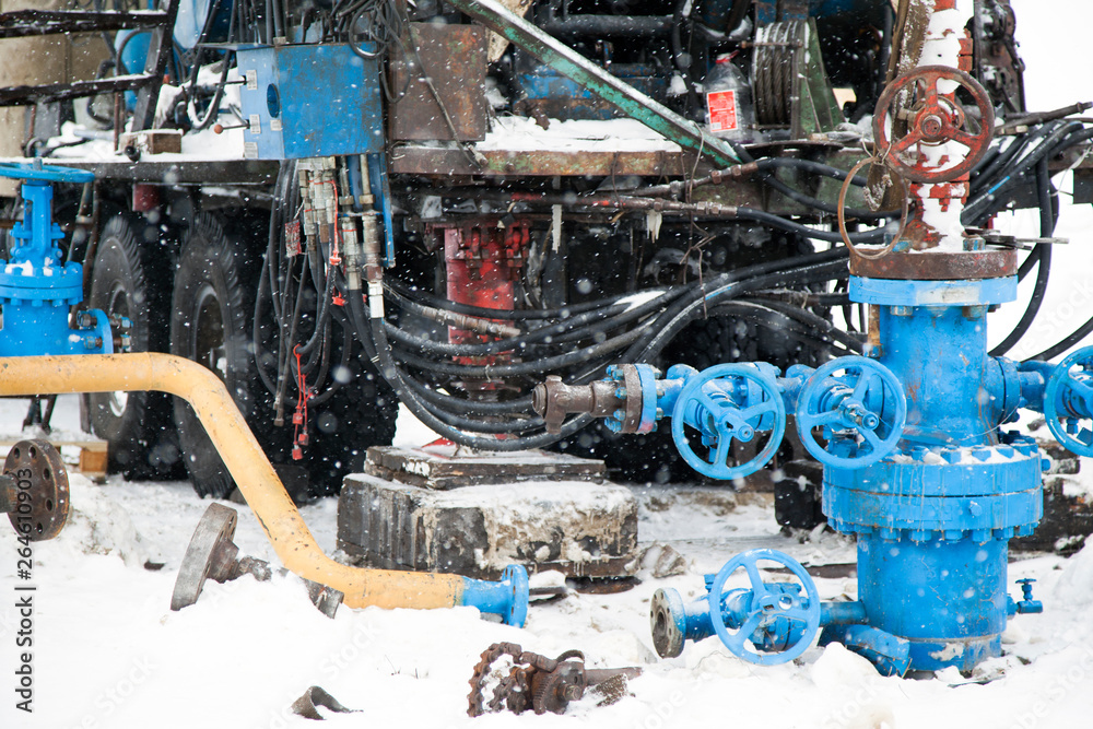 Overhaul of gas wells, coiled tubing installation, Gas-hole spot ...