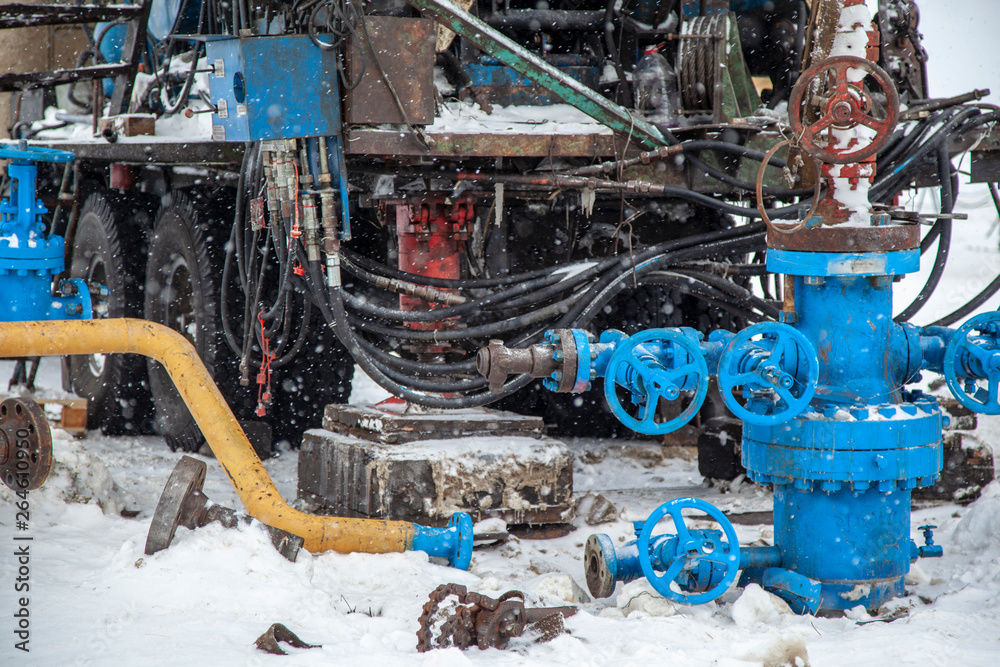 Overhaul of gas wells, coiled tubing installation, Gas-hole spot ...