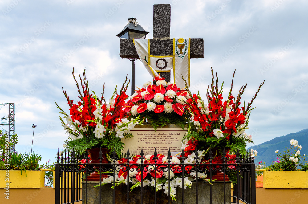 Fiesta de la Cruz a holiday in Tenerife- Día de la Cruz is the name of ...