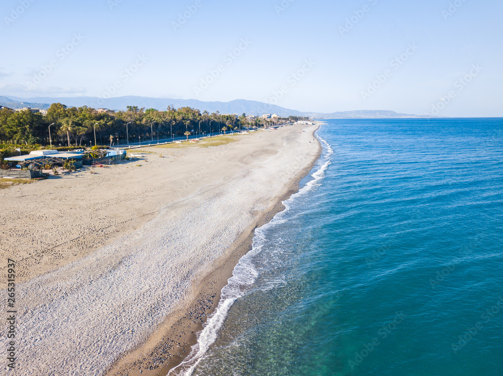 Stockfoto Spiaggia di Locri, città in Calabria con mare Mediterraneo ...