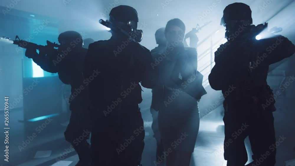 Video „Masked Squad of Armed SWAT Police Officers Rescue a Female ...