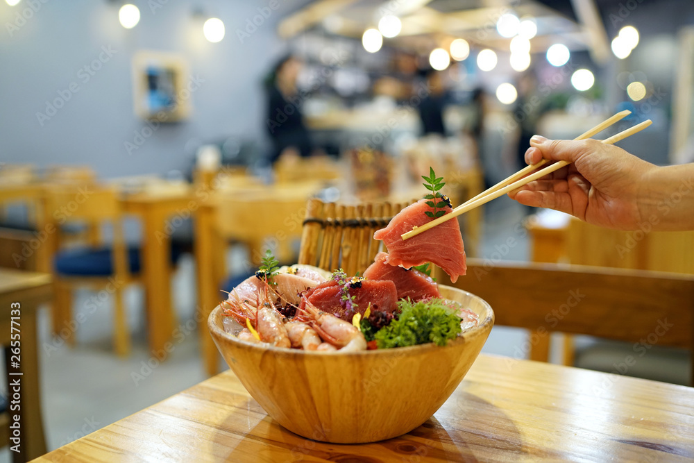 Fotka „Bowl of Mixed Seafood Sashimi Set - Fresh Amaebi (Sweet Shrimp ...