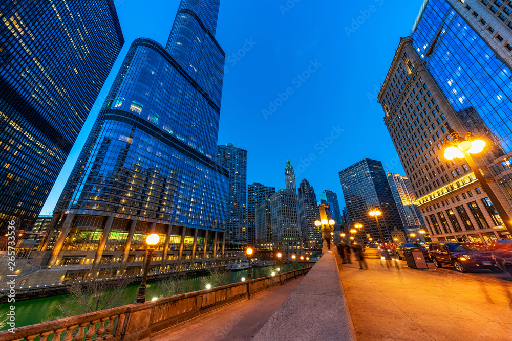 The Chicago riverwalk cityscape river side, USA downtown skyline ...