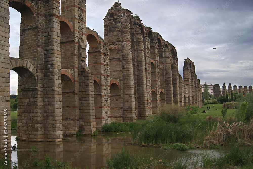 Acueducto de los milagros. Acueducto romano Mérida, Badajoz. Stock ...