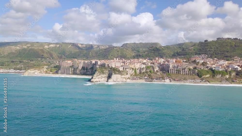 Tropea, città in Calabria. Meta di turismo estivo per la sua costa ...