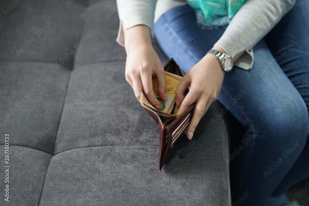 Stealing Money From A Wallet
