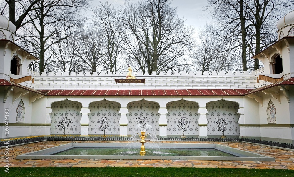 Traditional Persian design of the persian palace with painted walls ...
