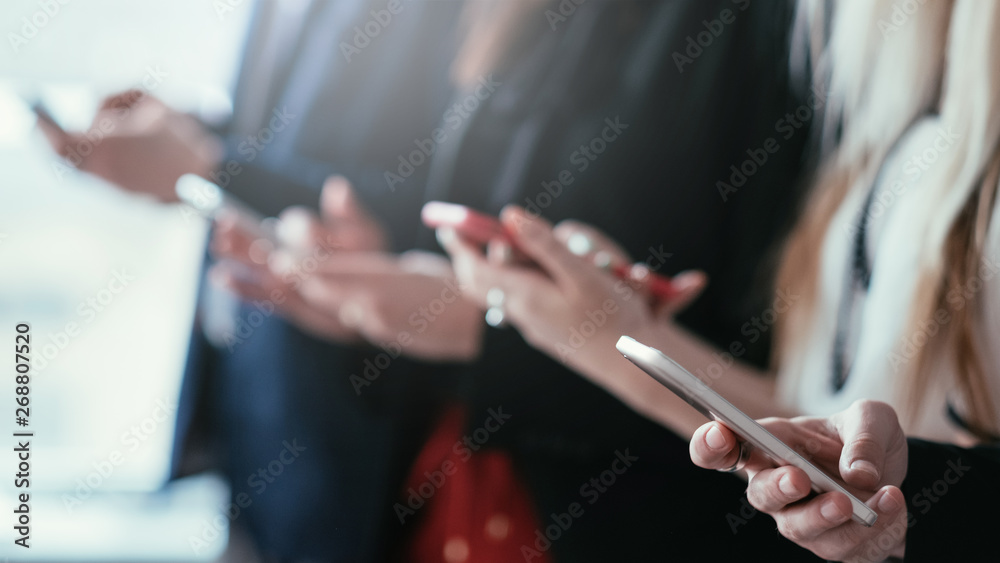 Foto de Phubbing and communication problem. Social media addiction ...