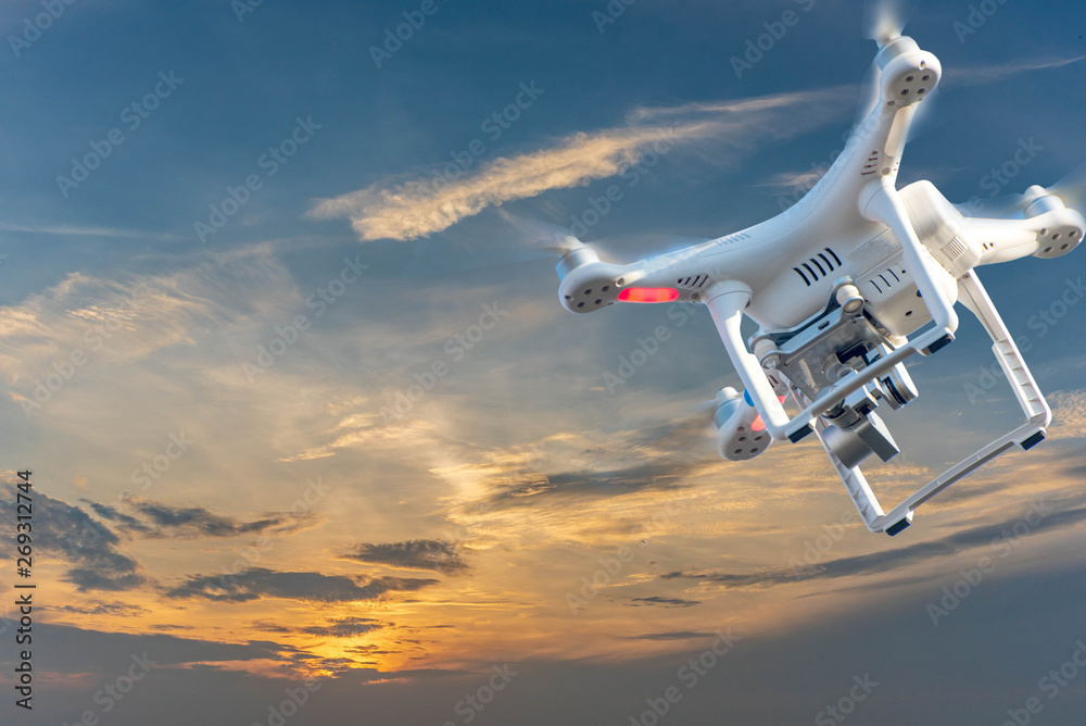 4 propellers mounted on a white camera Separated from the background ...