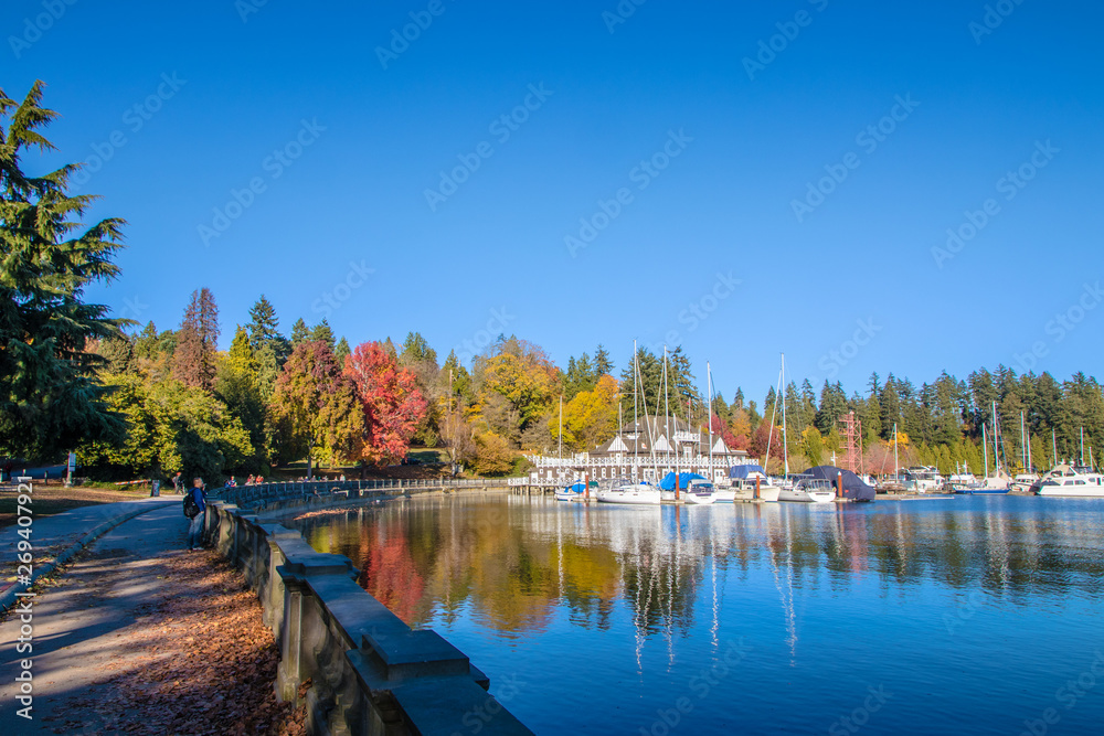 Foto de Stanley Park and seawall in Vancouver, Canada. It is largest ...
