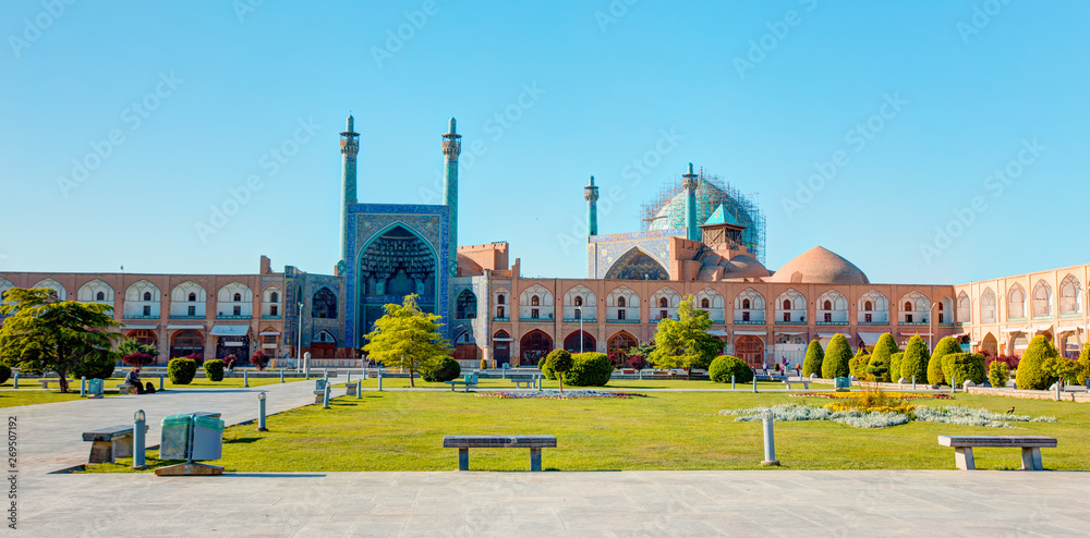 Shah (Imam) Mosque (Jameh Abbasi Mosque), Imam mosque - Ali Qapu Palace ...
