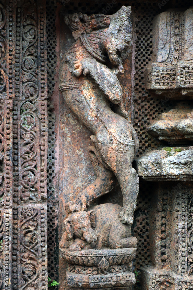 Foto de Konark Sun Temple in Odisha, India. Ancient ruin statue of ...