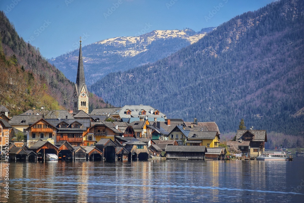 Spring in the scenic view of famous destination. Hallstatt village in ...