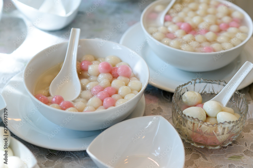 Thai Glutinous Rice Balls Thai dessert (Bua Loi) Thai sticky rice with ...