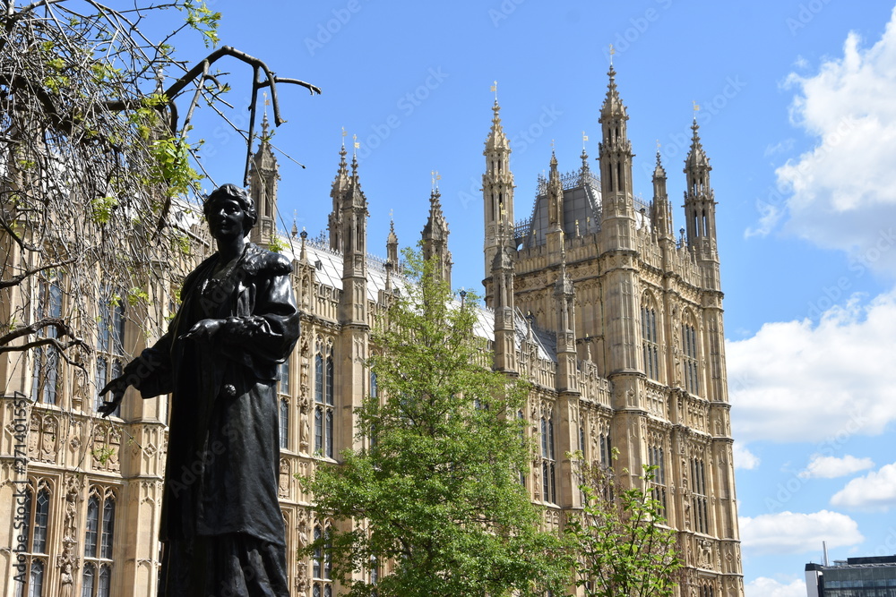 Emmeline Pankhurst statue in London, The Women's Party during WW1 - UK ...