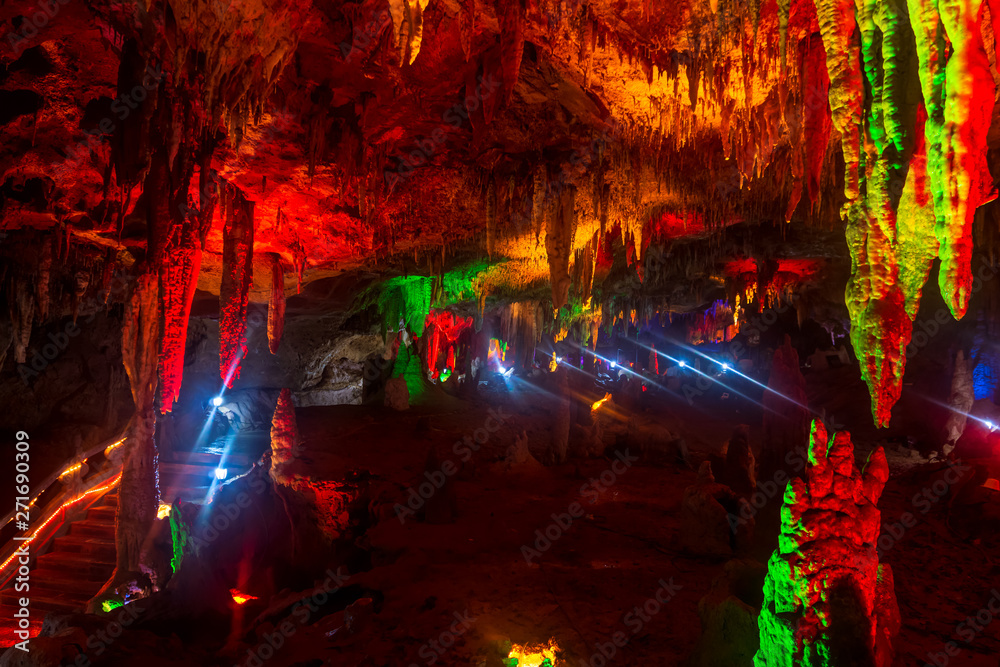 Yellow Dragon Cave, Wonder of the World's Caves, Zhangjiajie, China ...