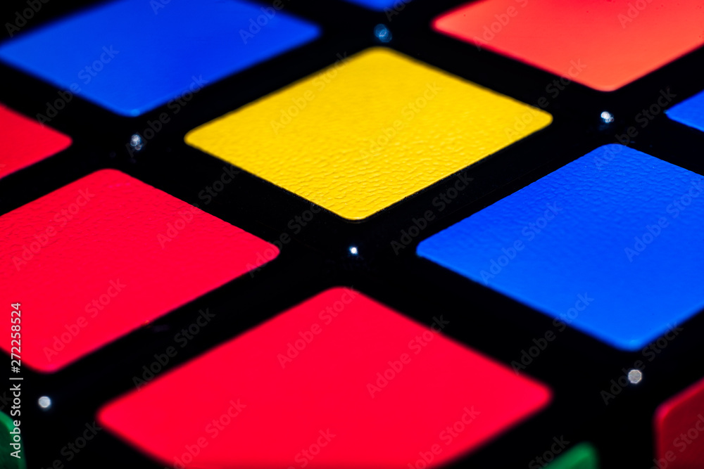 Texture, red, yellow and blue square, separated by a black stripe ...