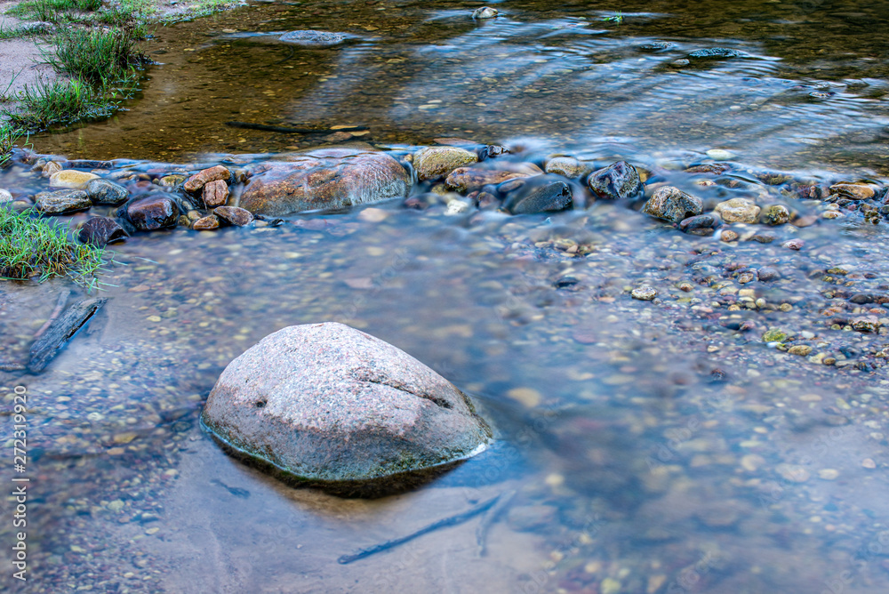 water texture with reflections and rocks on the bottom of stream Stock ...