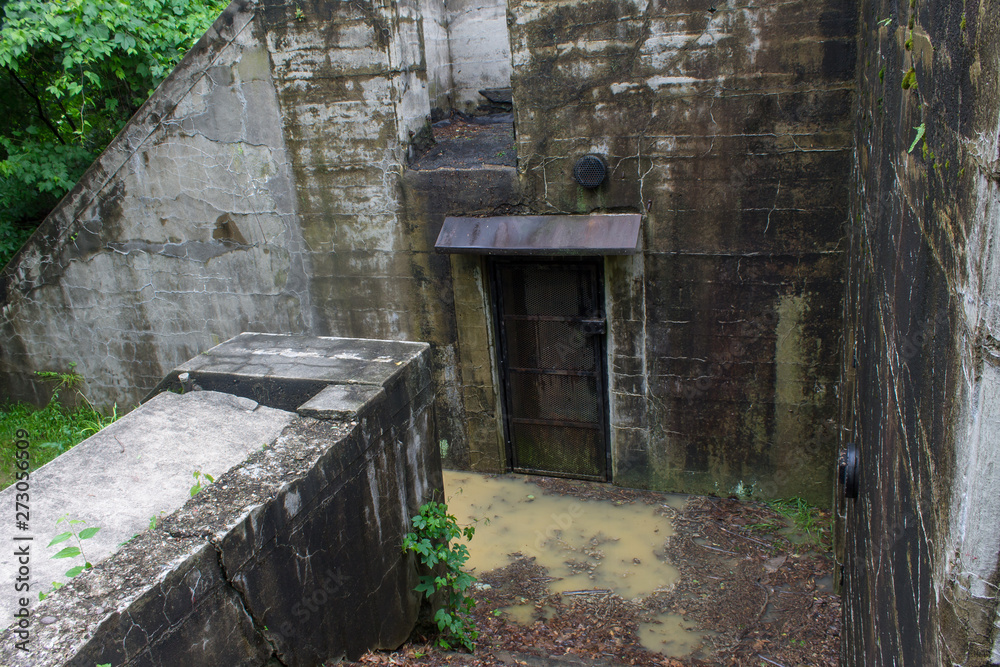 Fort Hunt, a former US Navy fort, defensive fort and it's navel gun ...