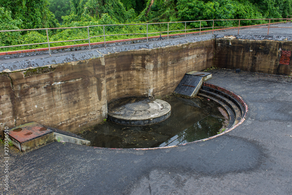 Fort Hunt, a former US Navy fort, defensive fort and it's navel gun ...