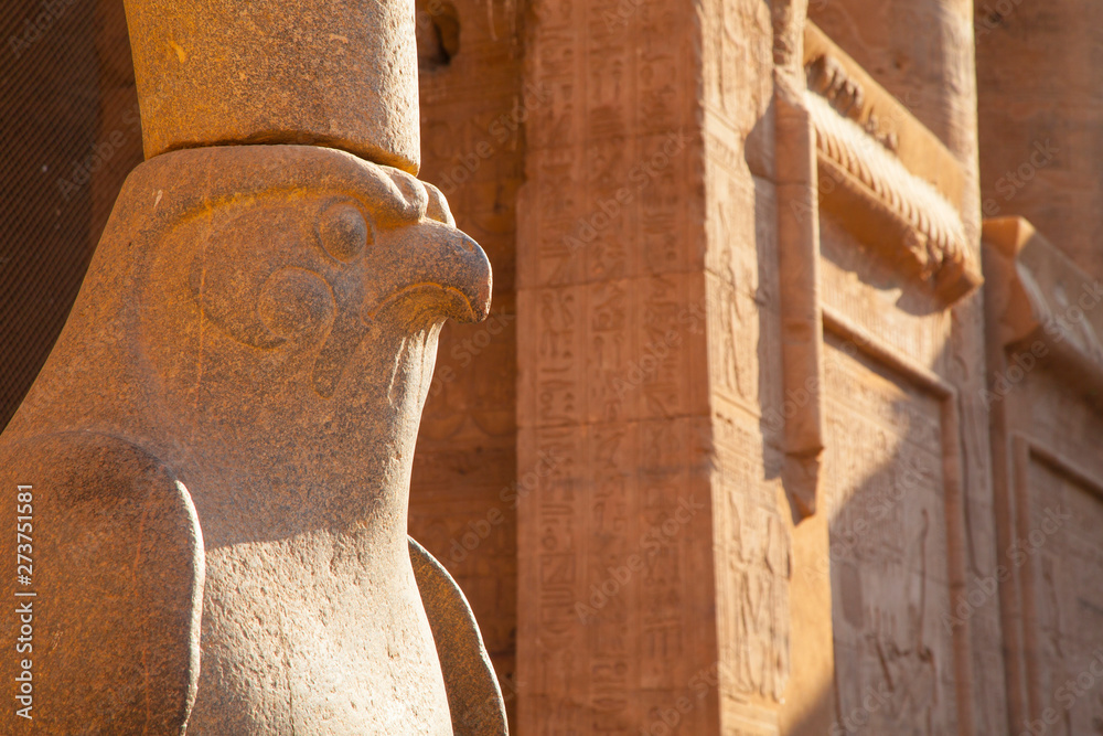 Dios halcón Horus, Templo de Horus de Edfu, Valle del Nilo, Egipto ...