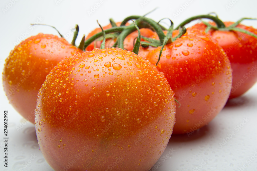 El tomate, rico en vitaminas y antioxidantes, está considerado como ...