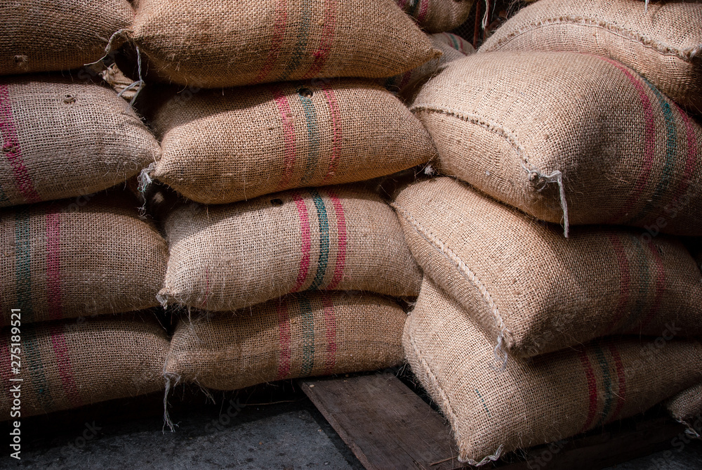 Bultos de Café en Chinchiná Caldas_Colombia foto de Stock | Adobe Stock