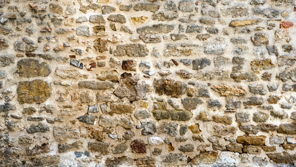 Foto de Muro en piedra caliza de tamaño irregular puestas de forma ...