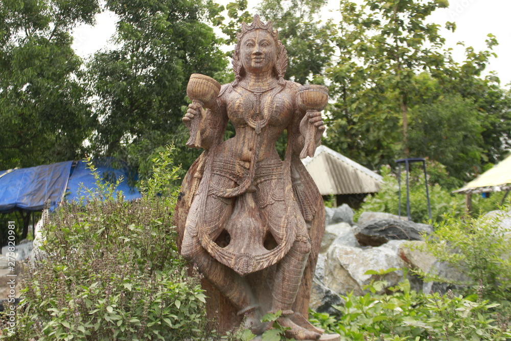 Beautiful/perfect sculpture of Dancing devadasi Holding musical ...