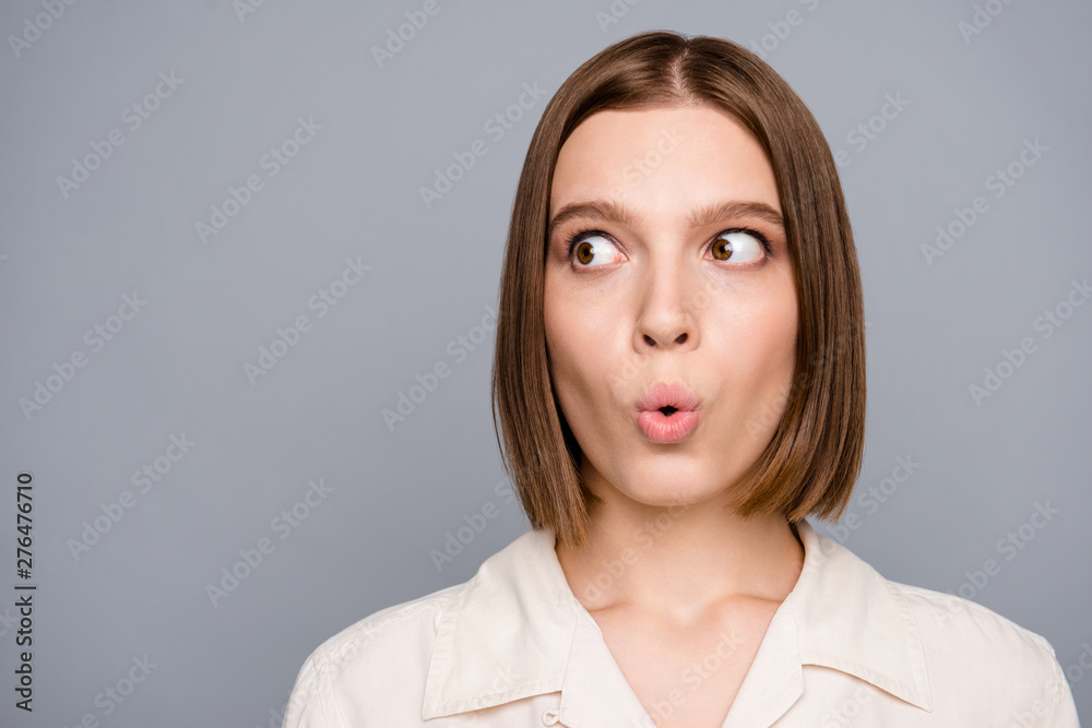 Close up photo shocked beautiful amazing she her lady look side empty ...