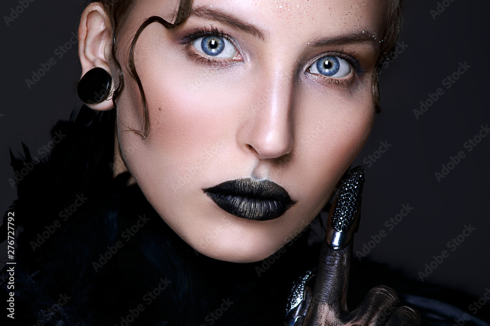 Gothic Lip Makeup