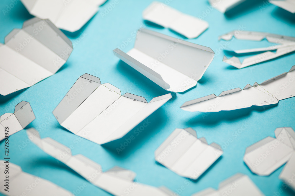 Geometric paper craft. 3d polygonal model, triangulation do it yourself ...