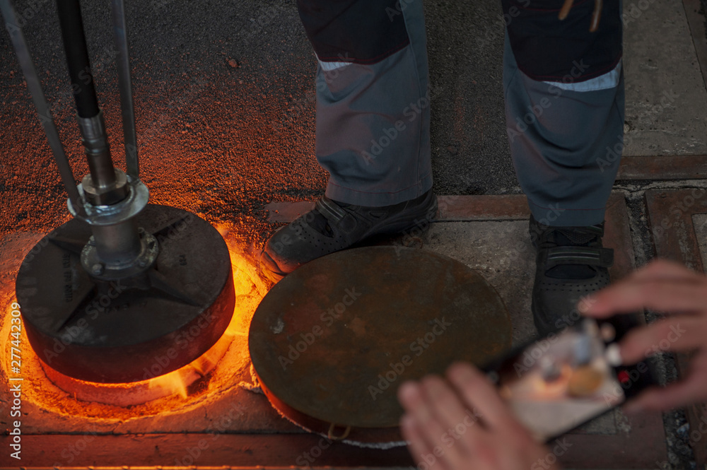 Aluminum plant. Automatic line for the production of anode paste and ...