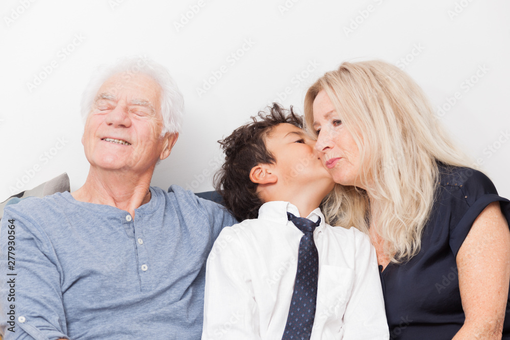 GRANDS PARENTS AVEC LEUR PETIT FILS Stock Photo | Adobe Stock