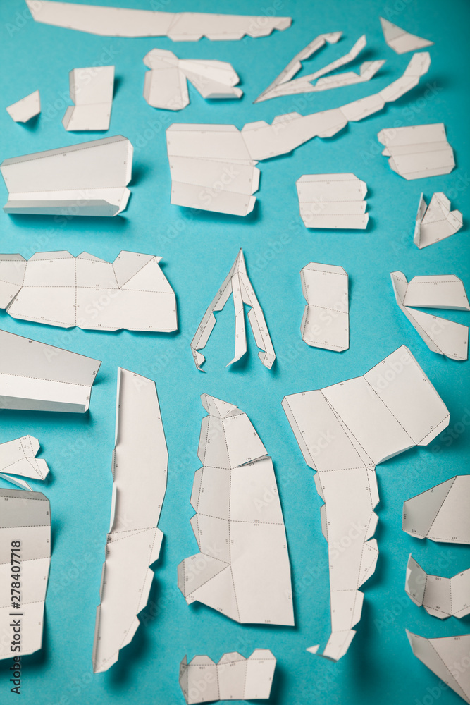 Geometric paper craft. 3d polygonal model, triangulation do it yourself ...