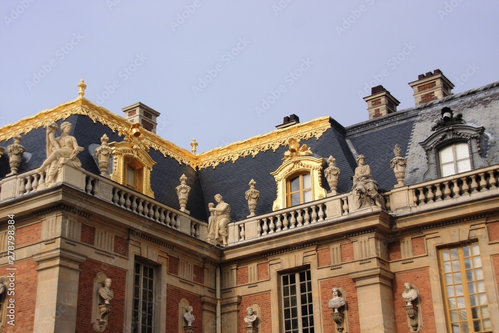 toit doré au château Versailles Stock-Foto | Adobe Stock