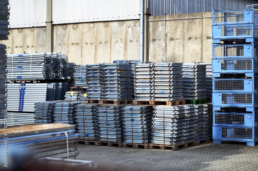 Foto Stock Scaffolding of a scaffolder for storage in a scaffolding ...
