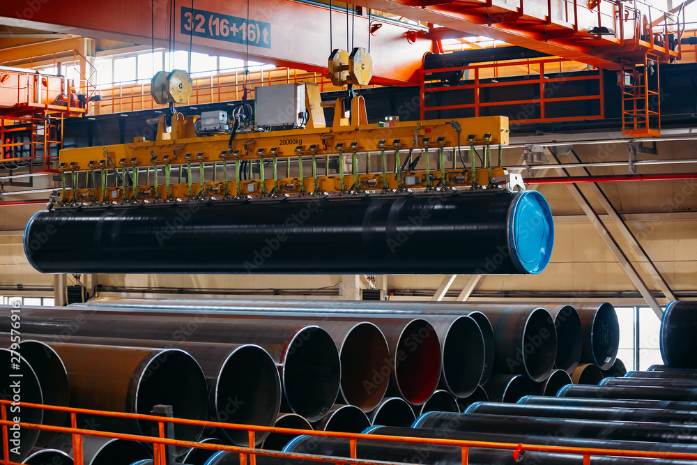 Coated pipe transportation by overhead crane with vacuum handling ...