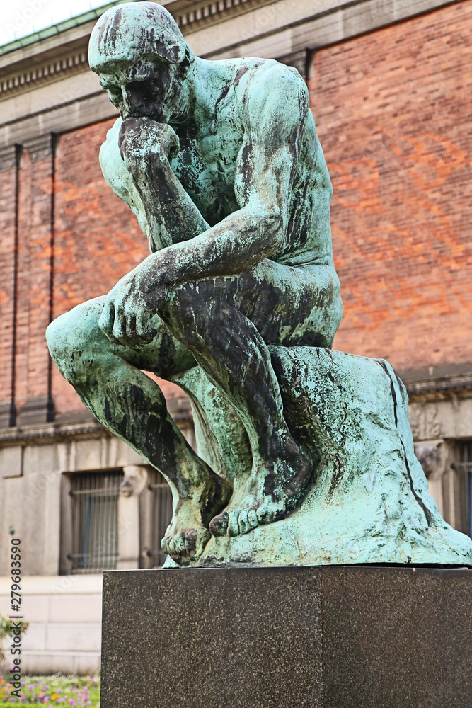 The Thinker di Auguste Rodin (1840-1917 ) bronze cast made in the year ...
