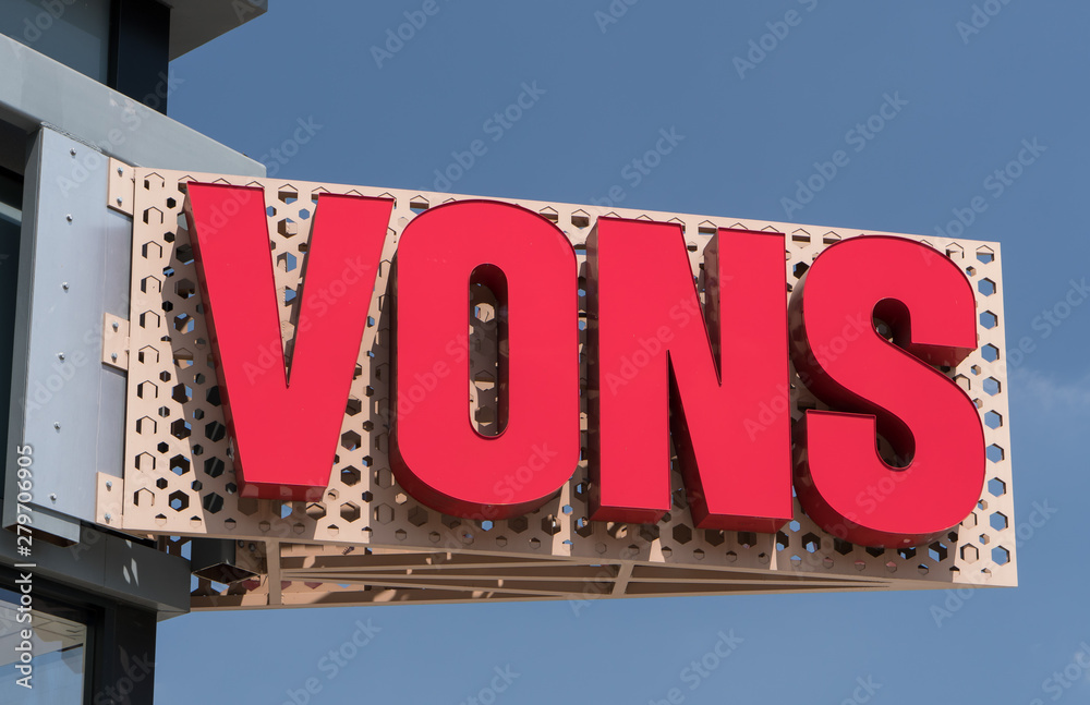 Vons Grocery Store Sign and Logo Stock Photo | Adobe Stock