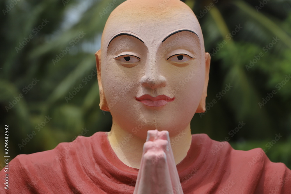 Buddhist friar / monk/ bhikkhu, portraits faces, praying buddah, Sri ...