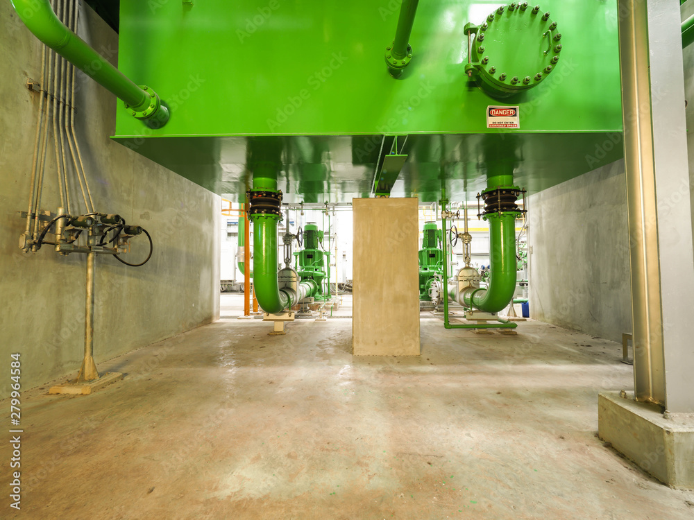 Foto de Condenser systems and extraction pump for apply industrial zone ...