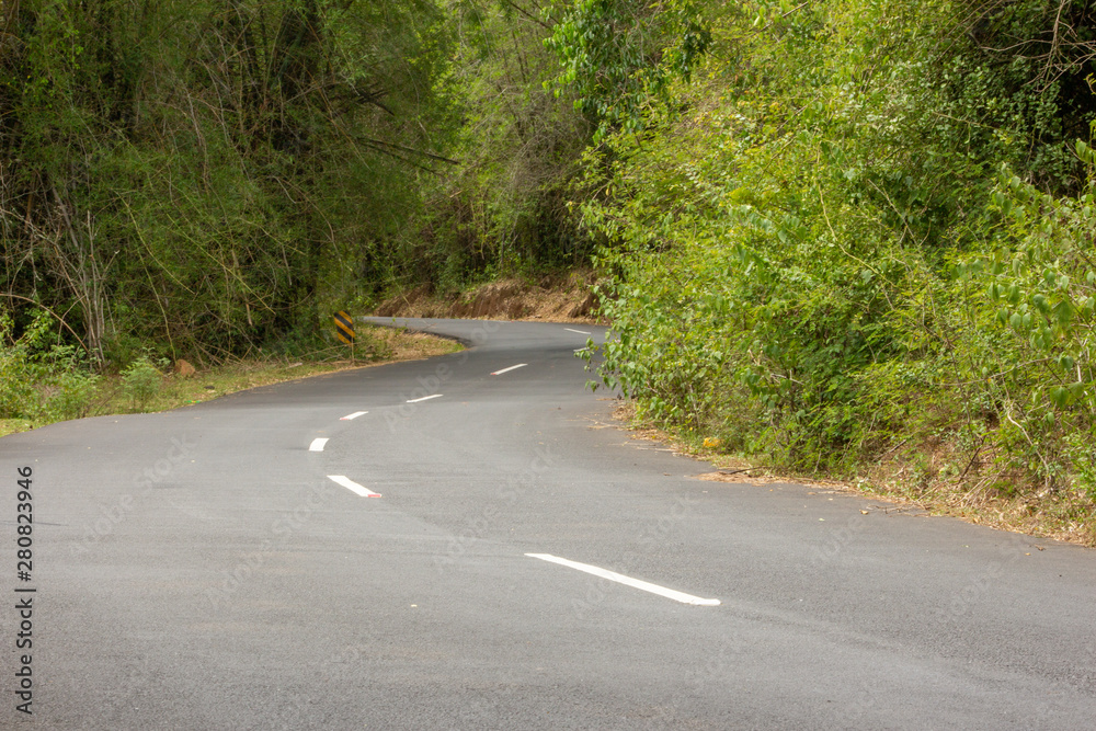 Beautiful Ghat road along the mountain range of Talamalai Reserve ...