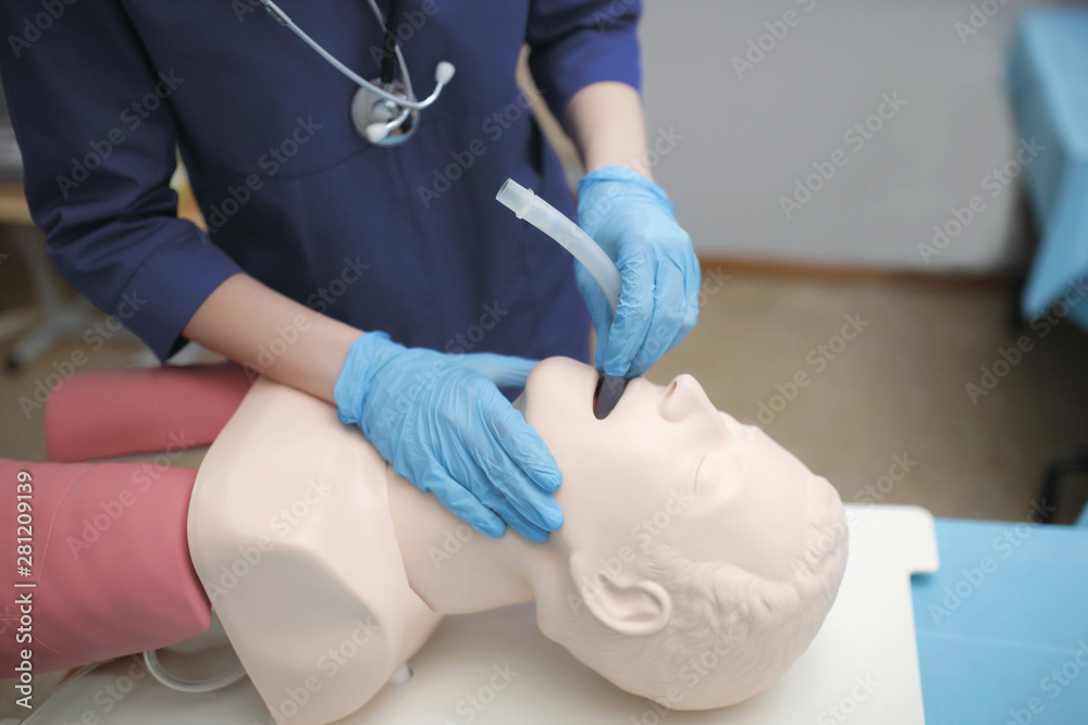 help emergency with complications in the respiratory tract ...